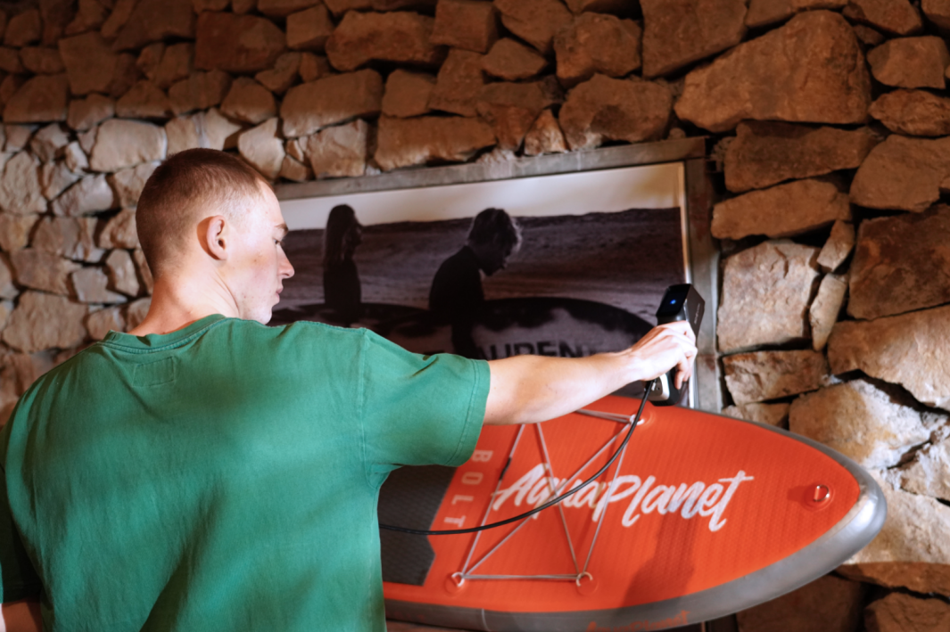 How to Use a Portable Structured-Light Scanner to 3D Scan an Object ...